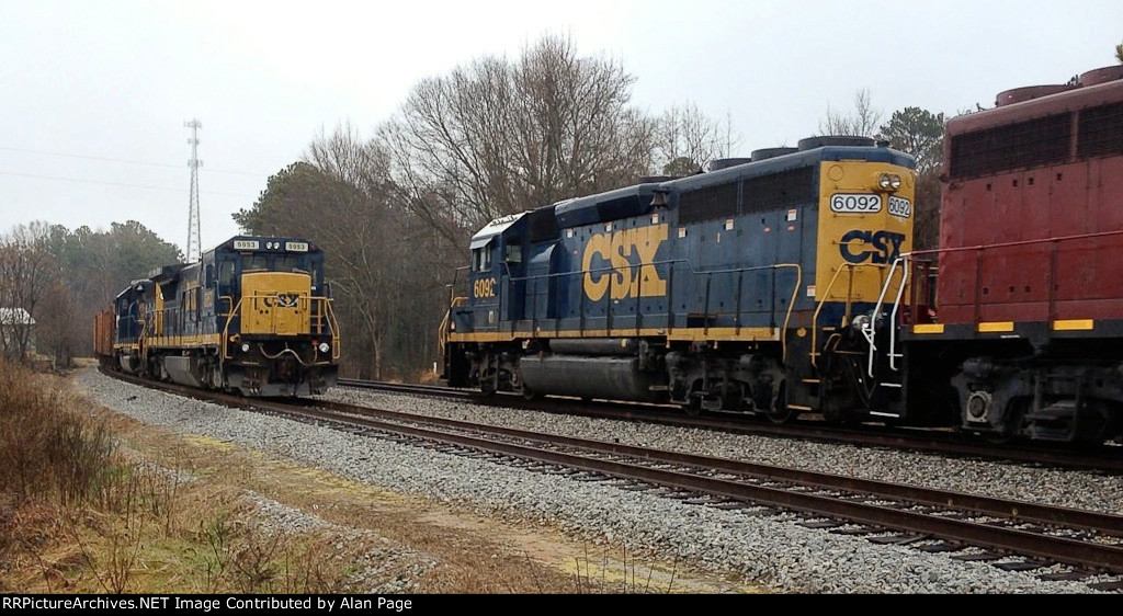 CSX GP40-2 6092 and GP40 HLCX 4225